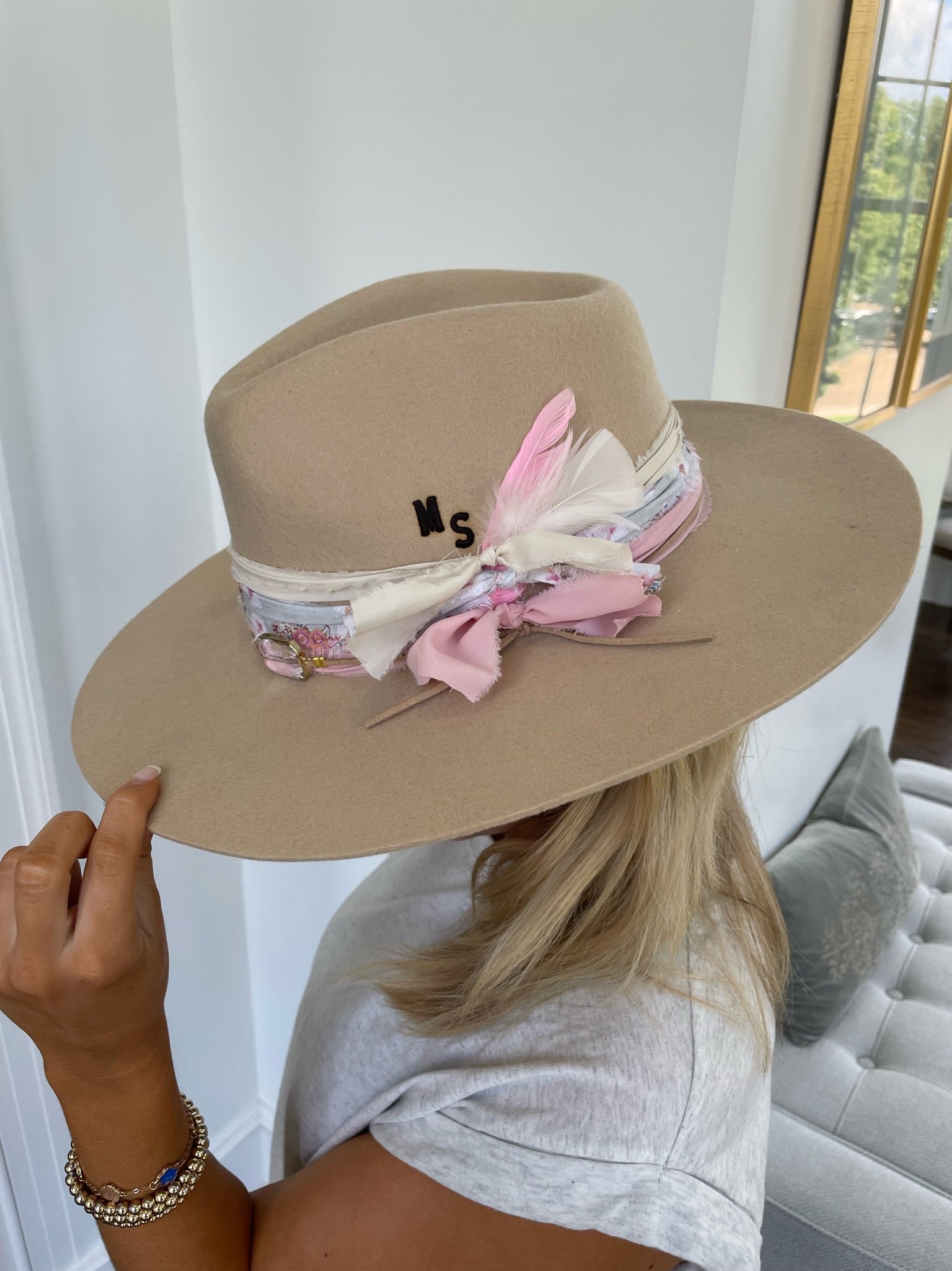 Our Hat Room – Wild Knox